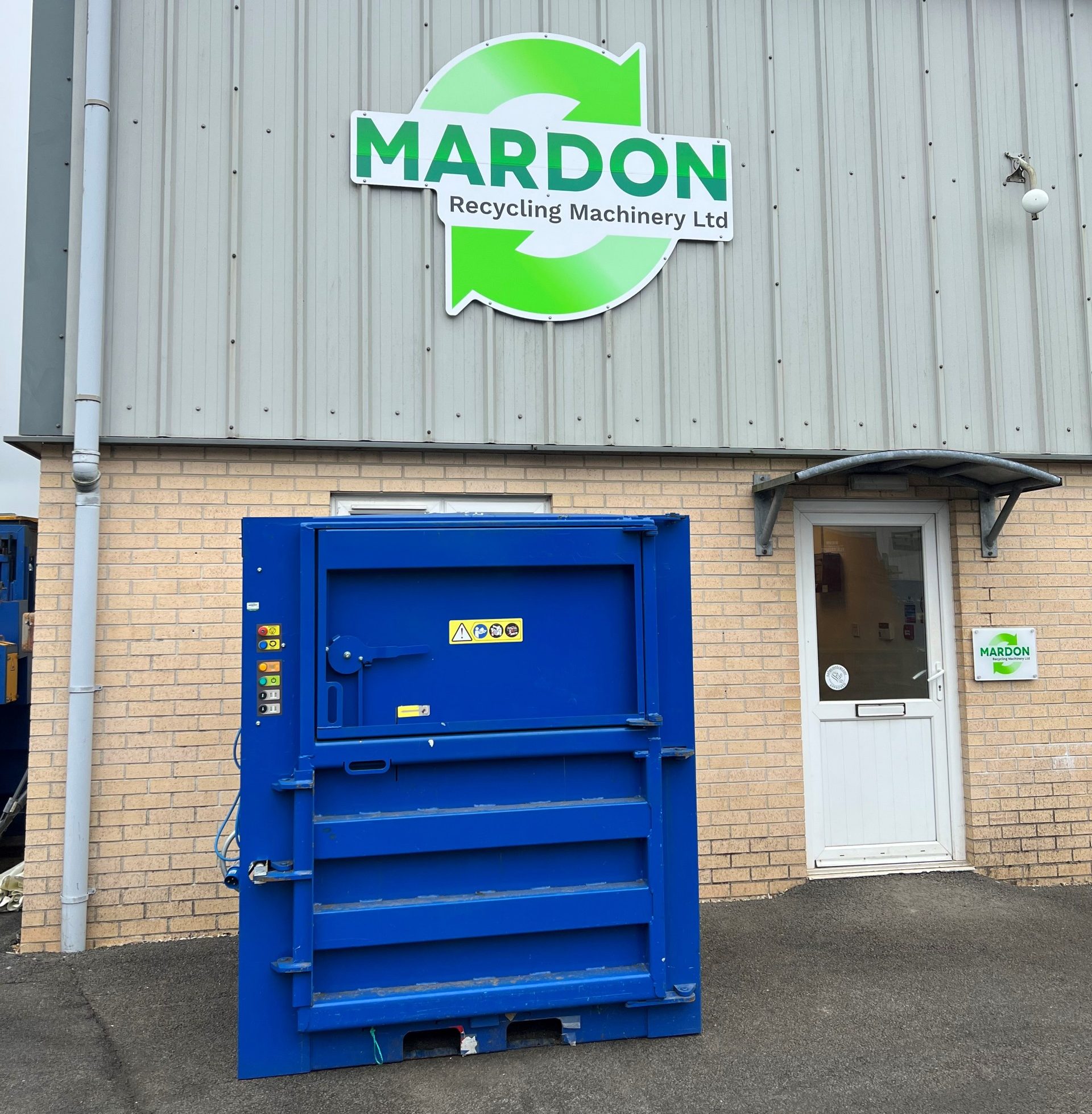 Mardon RamPack Low Height 300 Baler (SOLD) - Mardon Balers